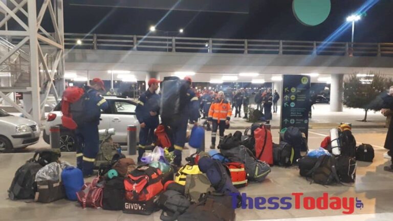 Θεσσαλονίκη: Με λουλούδια και αγκαλιές η υποδοχή της 2ης ΕΜΑΚ (εικόνες ...