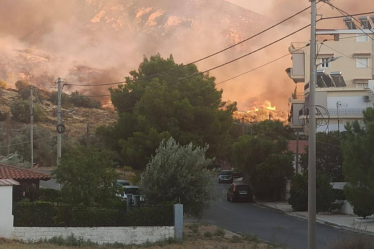 Φωτιά στη Γλυφάδα: Πώς εντοπίστηκε από το drone και τις κάμερες ...