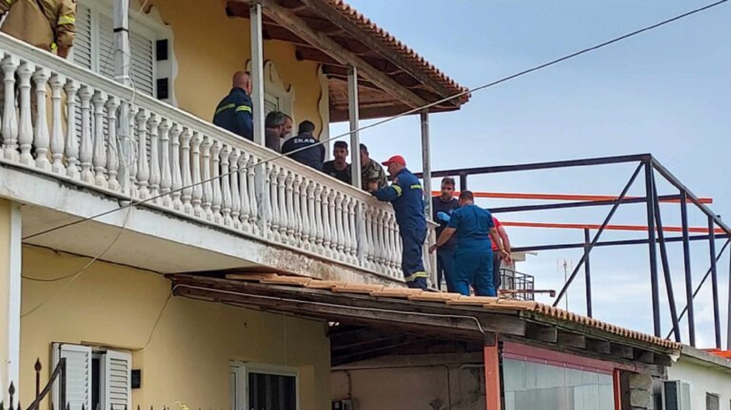Τραγωδία στη Ζάκυνθο – Νεκρός 46χρονος που έπεσε από τη στέγη του ...