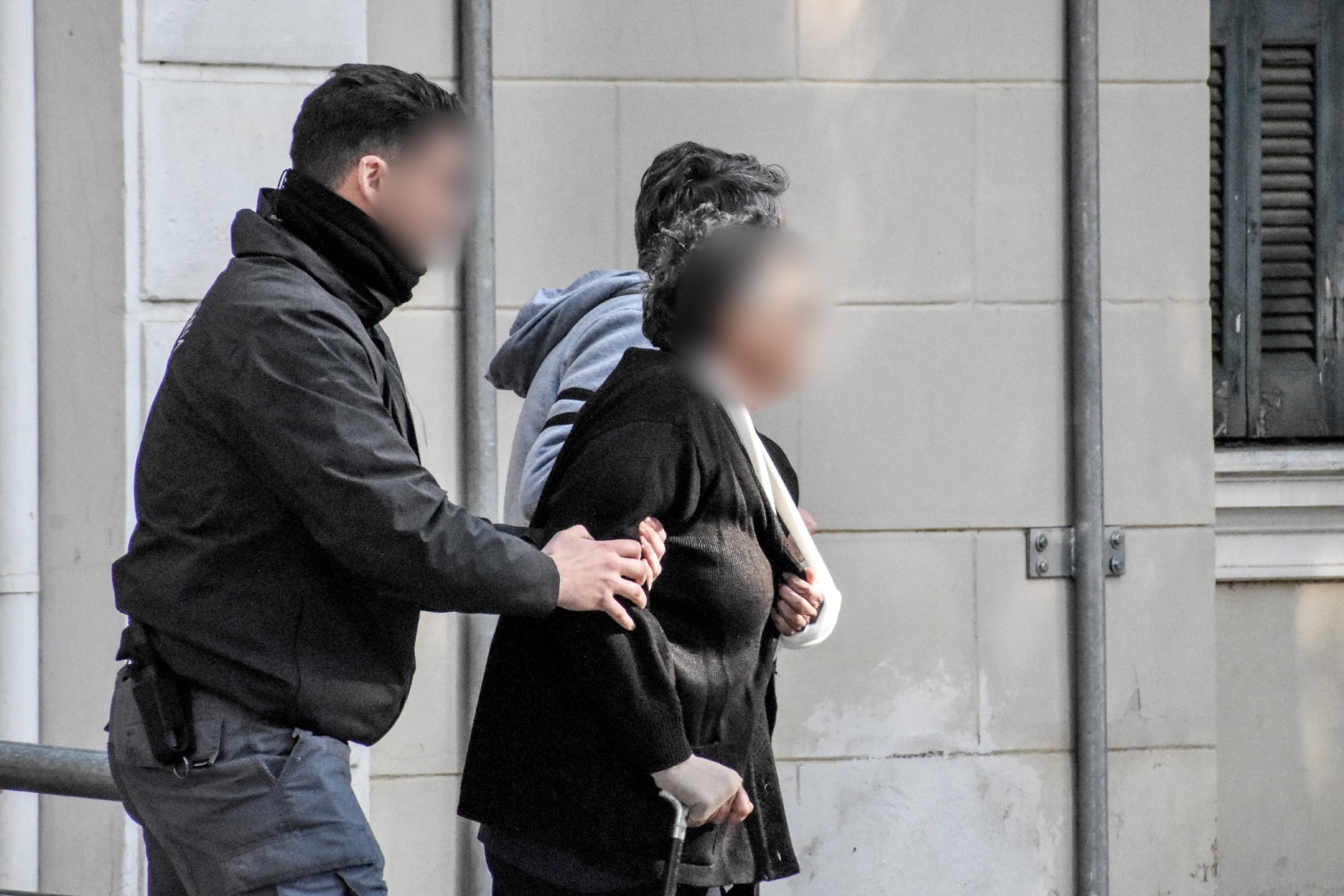 Ελεύθερη με περιοριστικούς όρους η 72χρονη στο Ναύπλιο που μαχαίρωσε ...