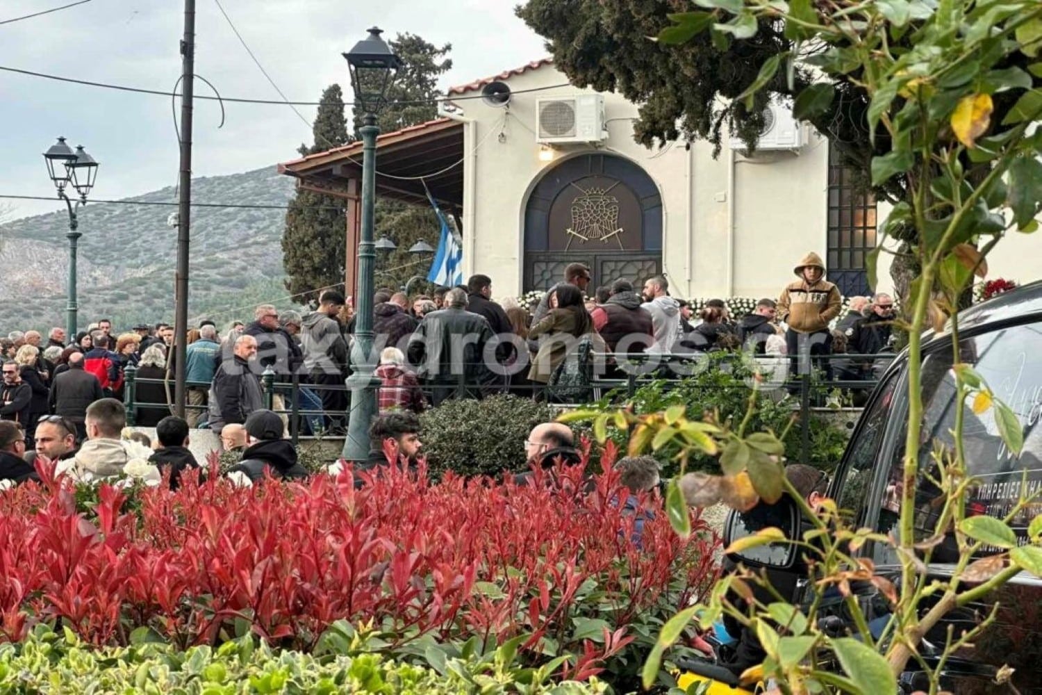 Βόλος: Σε κλίμα ανείπωτης θλίψης και οδύνης η κηδεία του νιόπαντρου ...